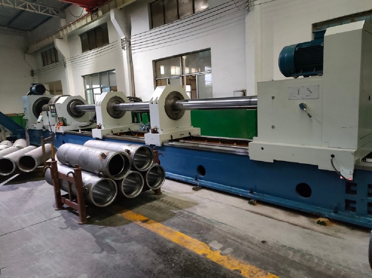 Professional CNC Deep Hole Scraping And Rolling Machine For Precise ...